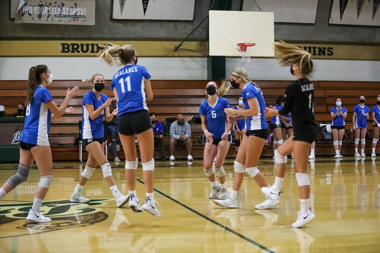 Girls Varsity Volleyball Bests the Bruins – Acalanes Boosters