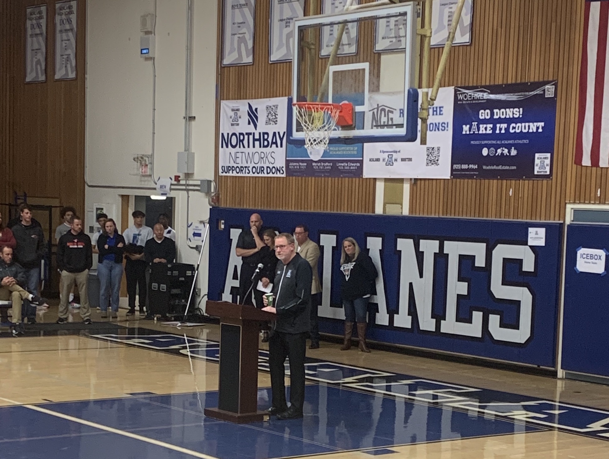 Dons Honor Chris Huber against Oak Ridge High – Acalanes Boosters